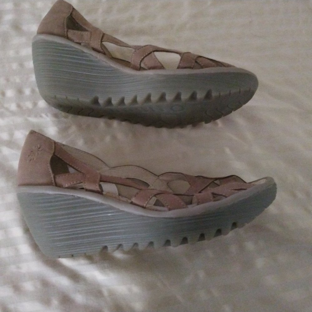 Fly London Tan Suede Peep Toe Wedge Shoes 38 8 - Gem